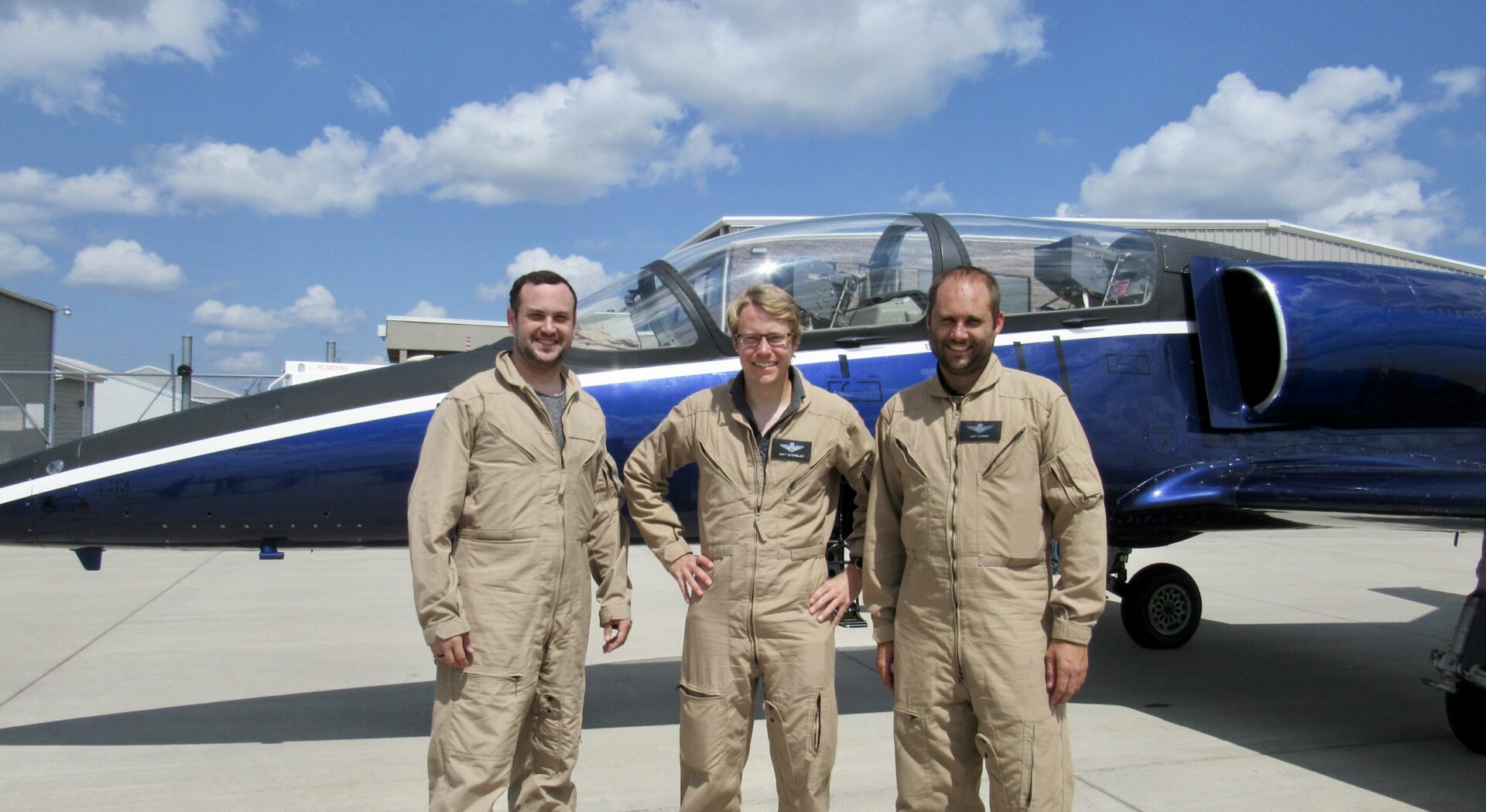 Matthew Guthmiller Lands L-39 Albatros Fighter Jet In Aberdeen En Route ...